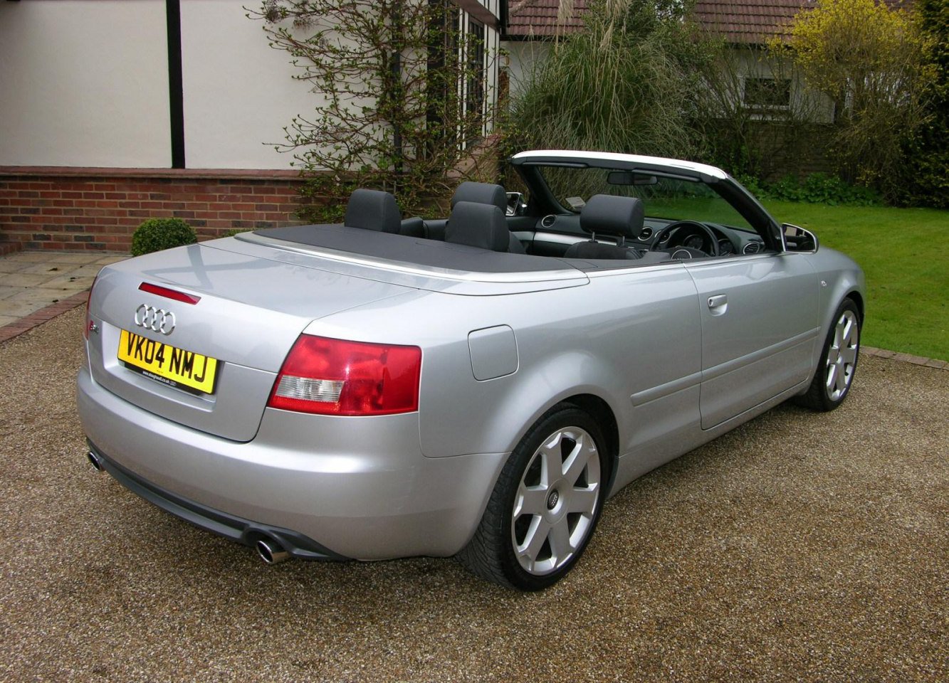 Audi S4 Cabriolet (8E,B6) 4.2i V8 40V (344 Hp) quattro